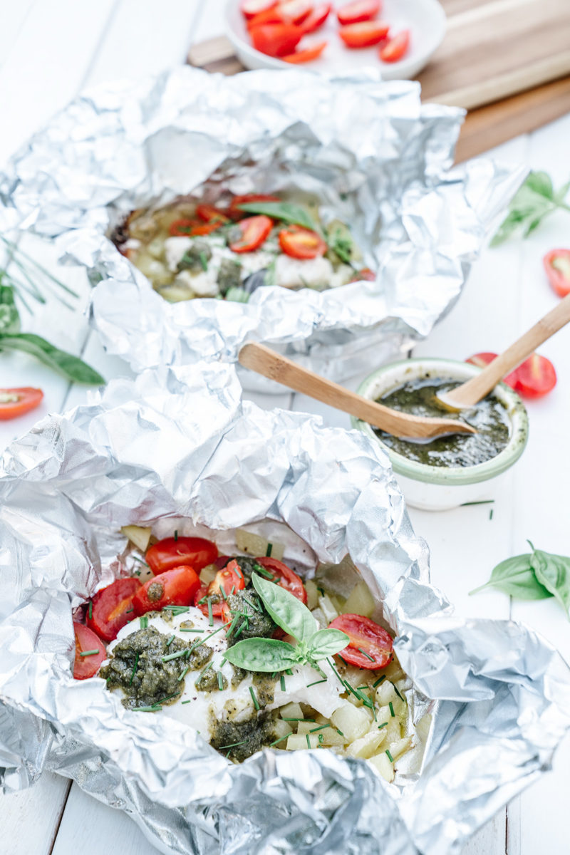 5 Ingredient Pesto Grilled Fish Foil Packets - Jen Elizabeth's Journals